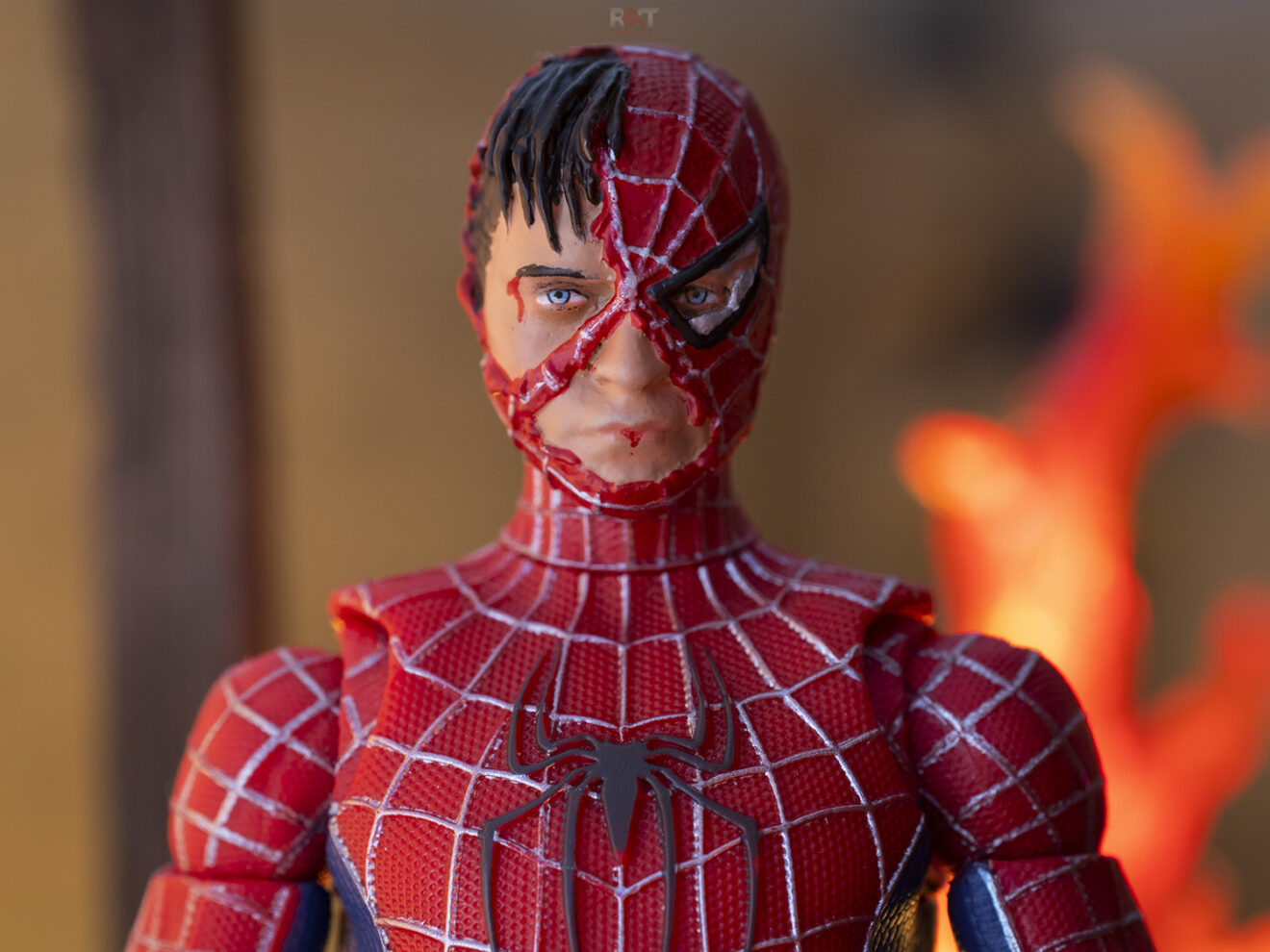 Custom Head Sculpt Spider-Man Tobey Battle Damage | RXTProject